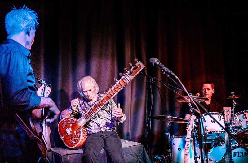 Harry Payuta Worldbeat On The Rocks